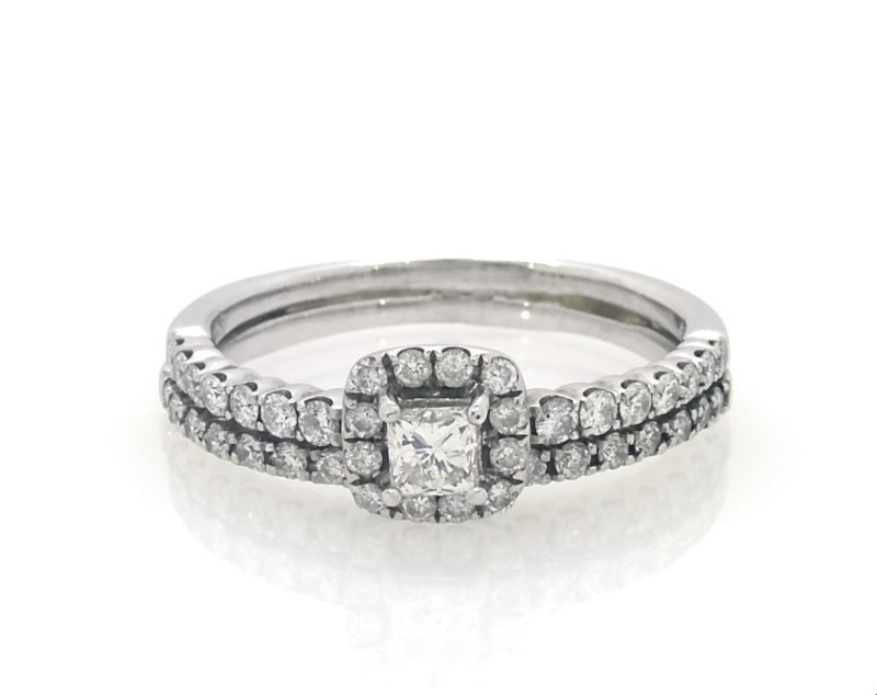 Previously Owned Princess-Cut Diamond Cushion Halo Bridal Set 7/8 ct tw ...